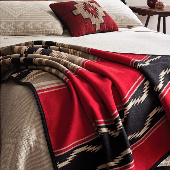 Pendleton | Bedding | Pendleton Navajo Water Blanket | Poshmark